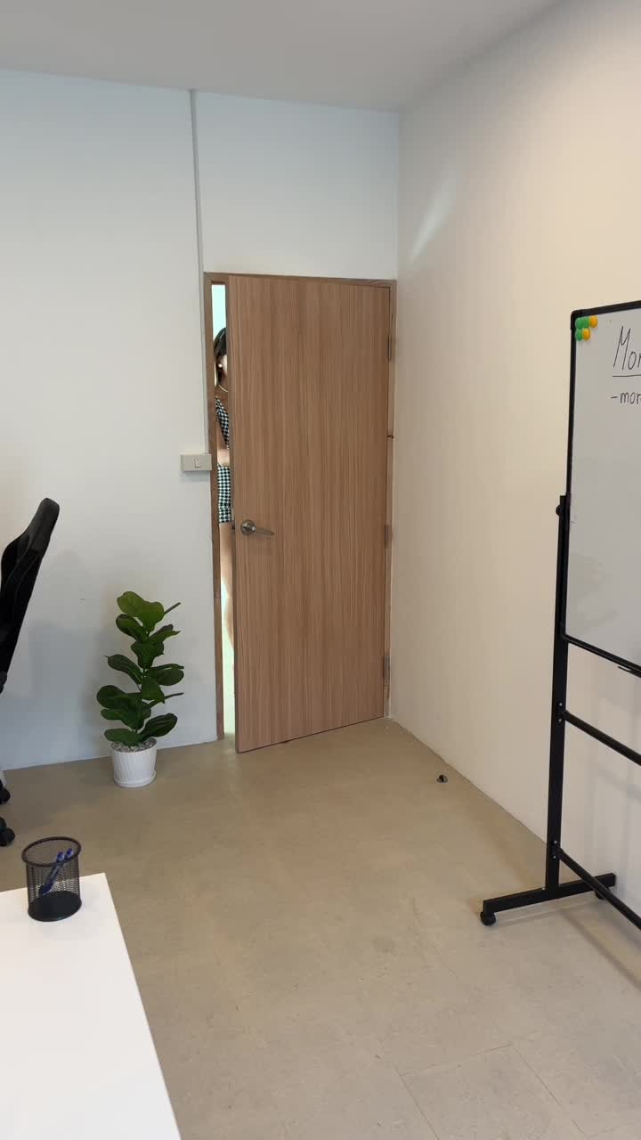 Juli (@purplejulianna) - Urlebird