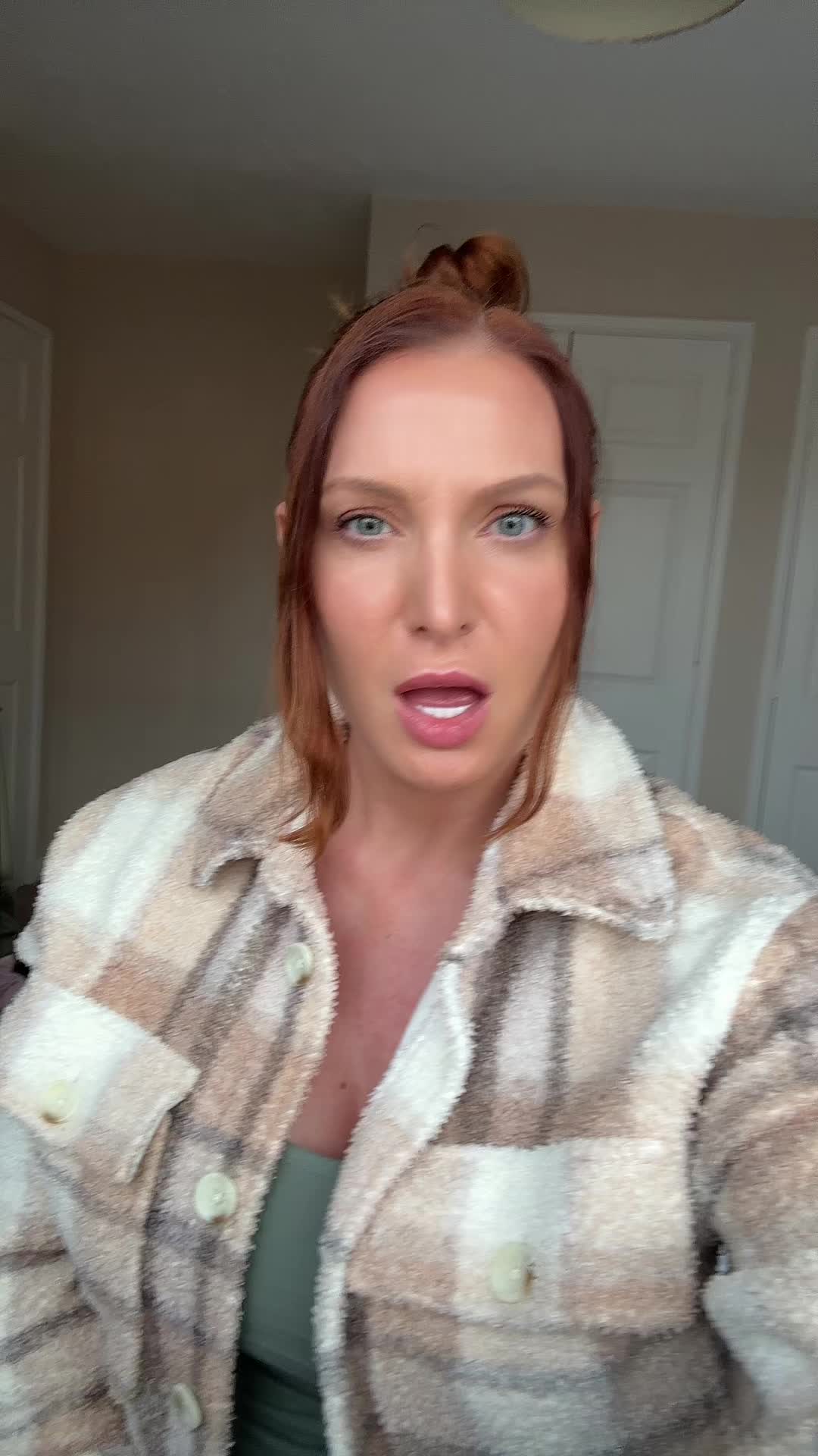 Peaches (@stickiest_peach) - Urlebird