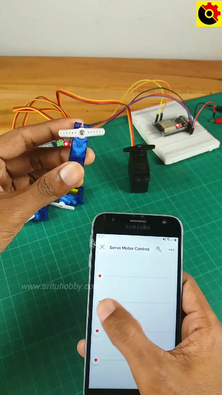 Servo motor control with ESP32 board | SriTu Hobby (@sritu_hobby)