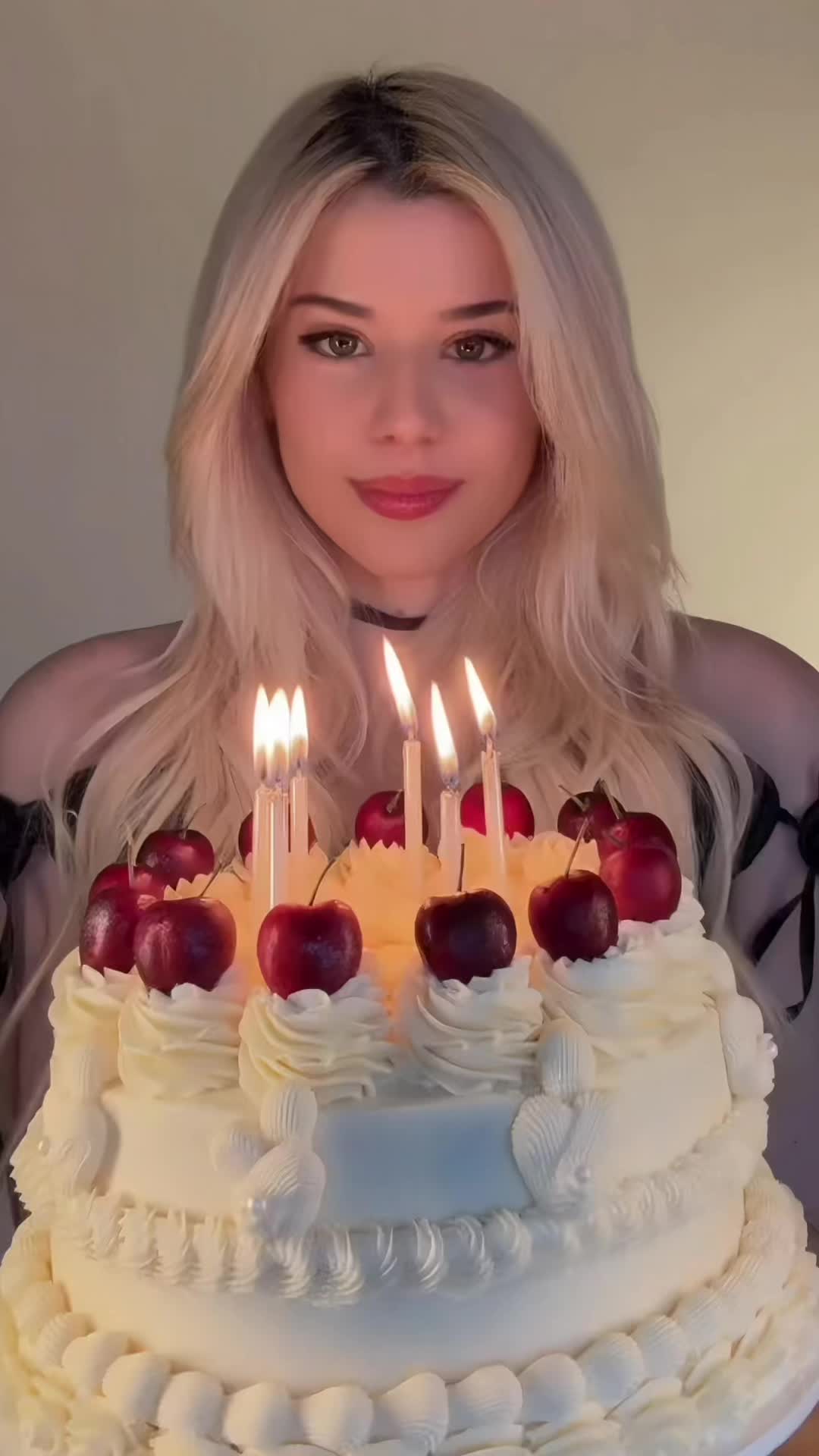 Serena Belle (@iamserenabelle) - Urlebird