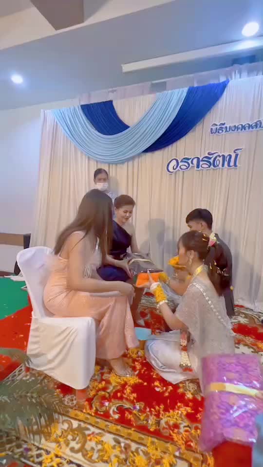 ฉันจะอยู่ตรงนี้ไม่ว่าจะนาน เท่าไหร่ ♥️ | T h i p h a s ️ (@chaiyanate)