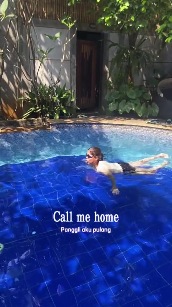 Momi Itha (@momi_itha) - Urlebird