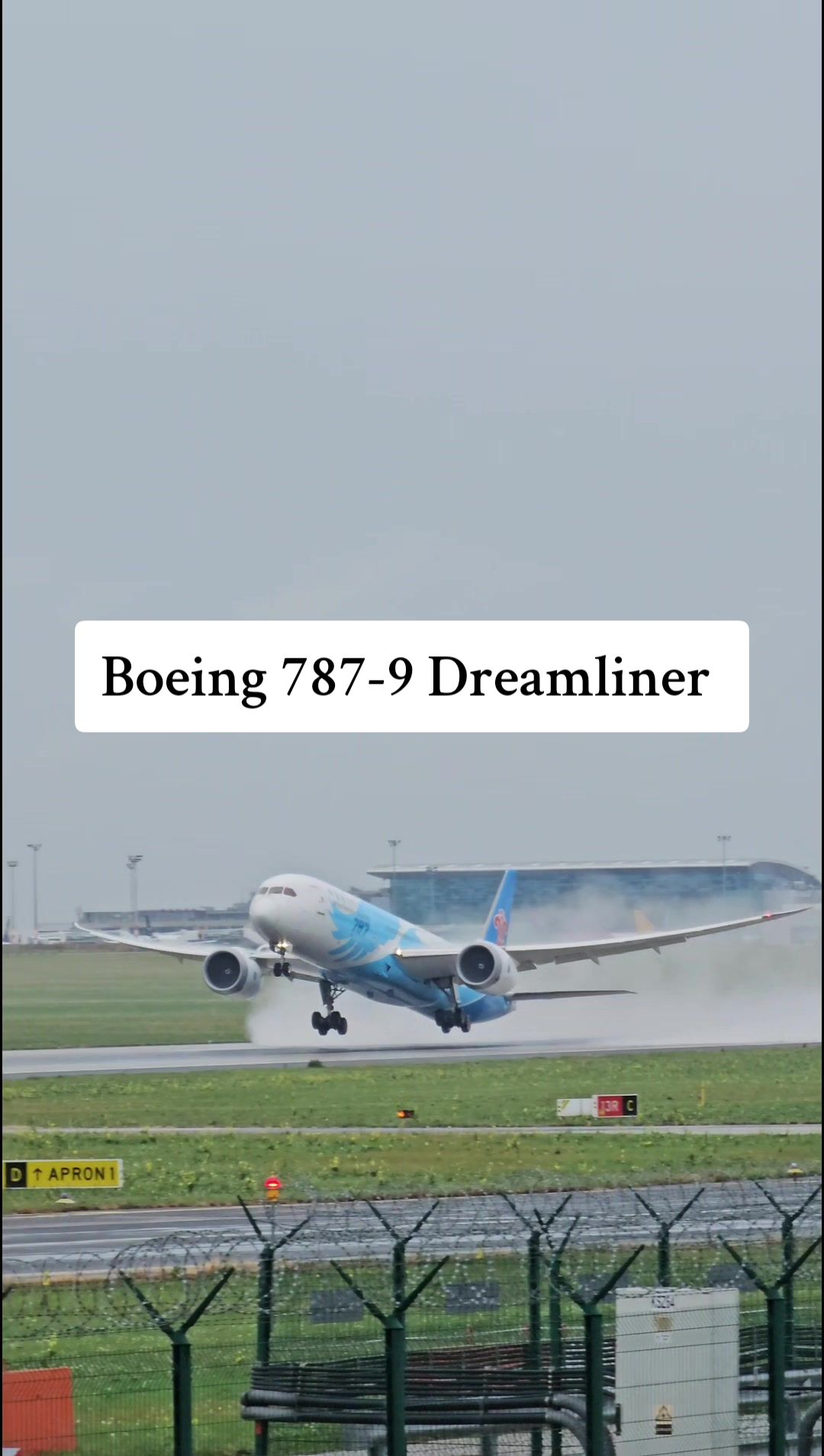Boeing 787-9 Dreamliner engine 🌧 ️ | HunVikingg ️ (@hunvikingg)