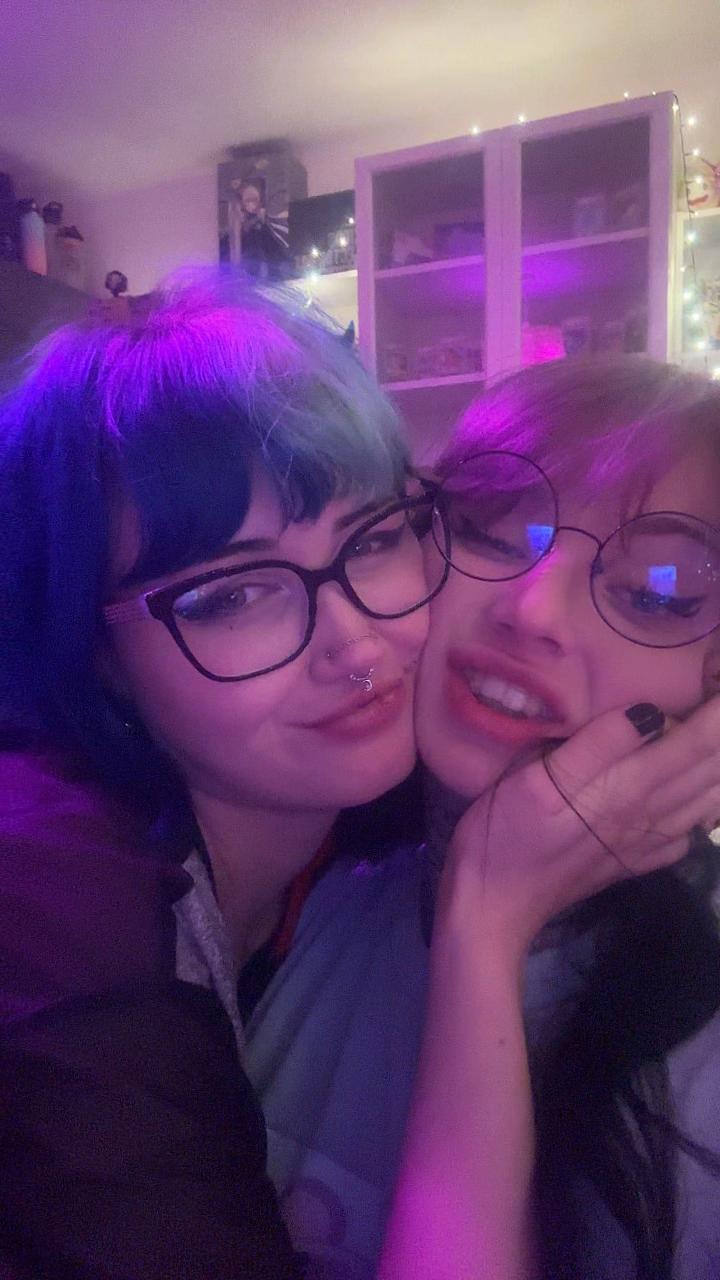 emilypiexo (@emilypiexo) - Urlebird