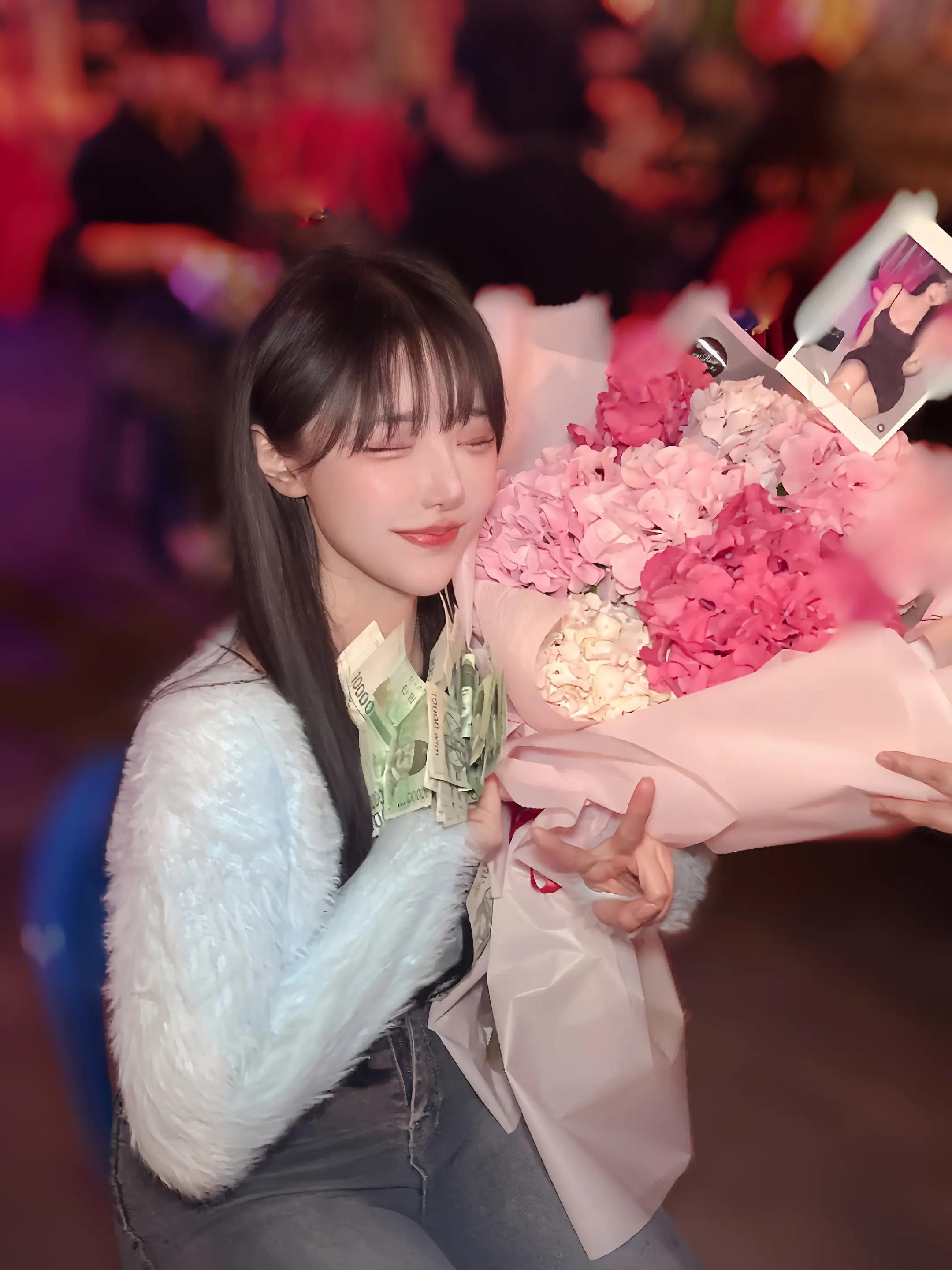 박라희𝑹𝒂𝒉𝒆𝒆🎇 (@rmrm1813) - Urlebird