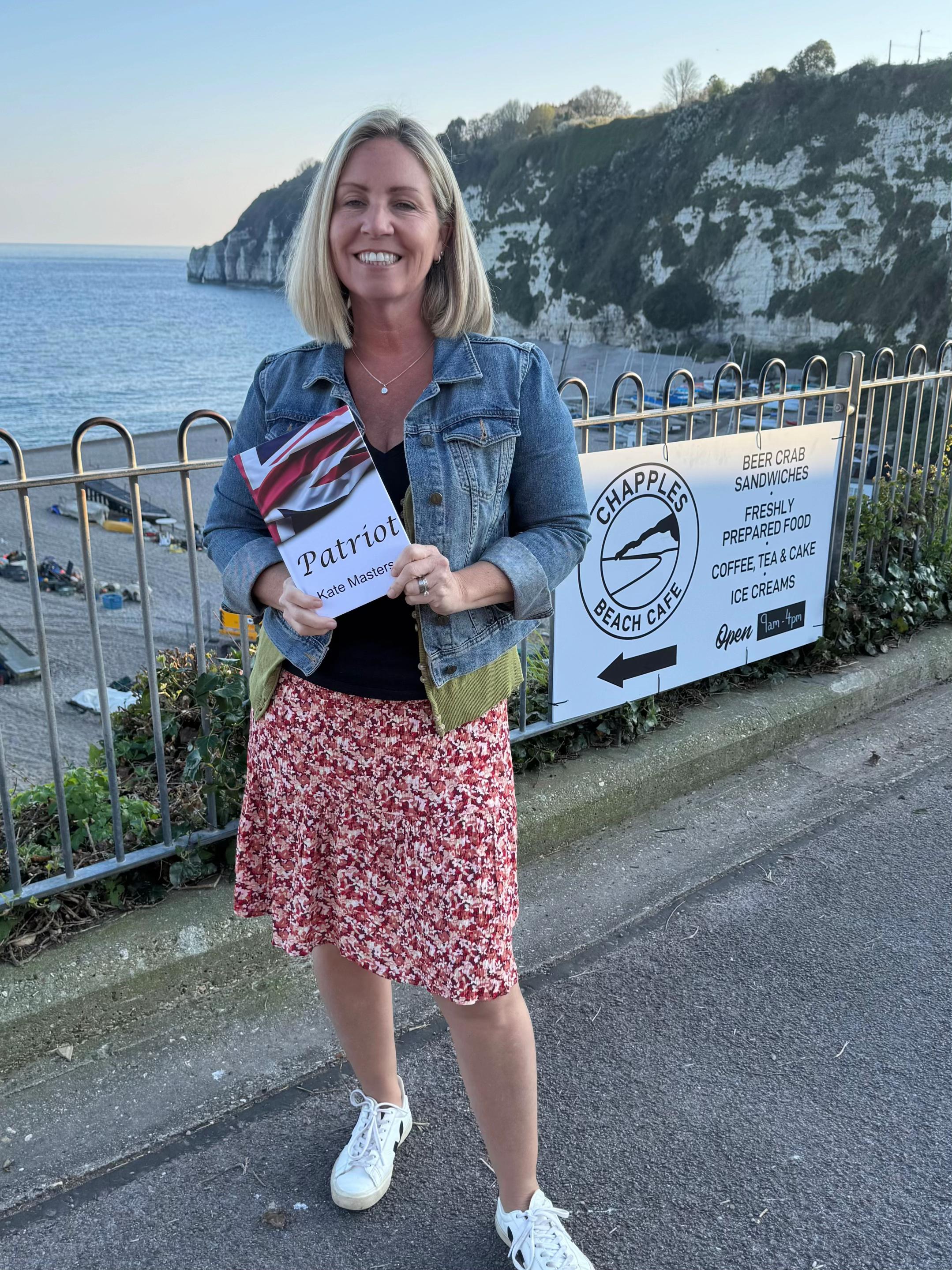 Lucy Masters (@foxygeekgirl) - Urlebird