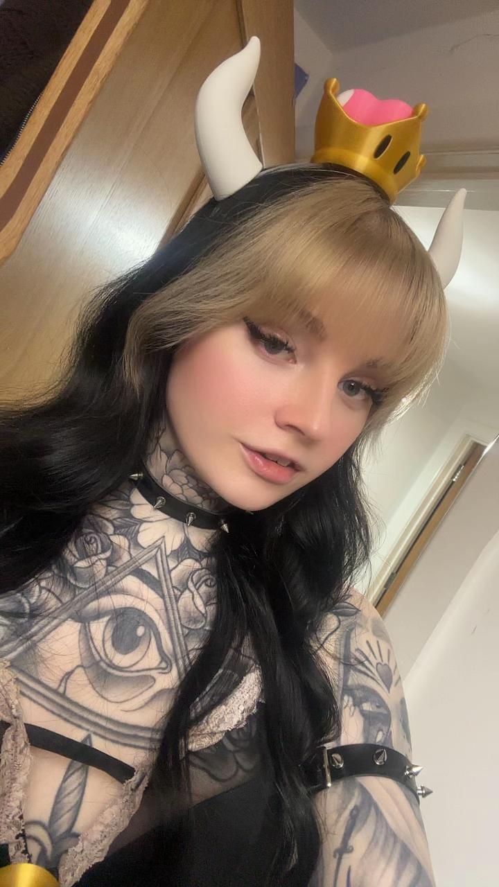 emilypiexo (@emilypiexo) - Urlebird