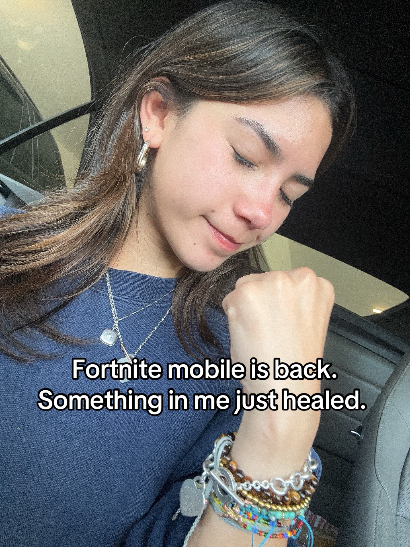 Scarlett Estevez (@scarlye07) - Urlebird