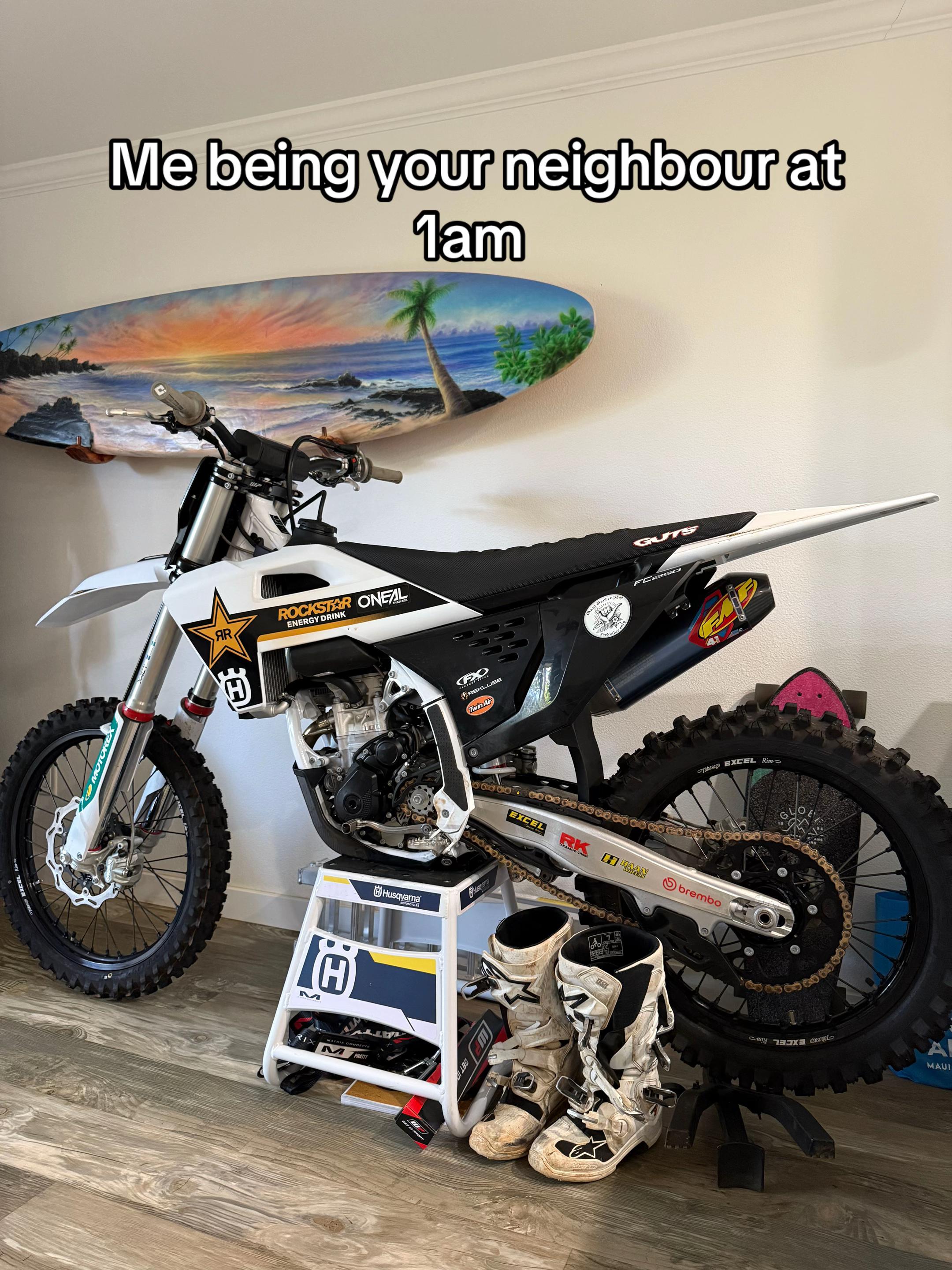 Yana Roney (@powderfluffgurl) - Urlebird