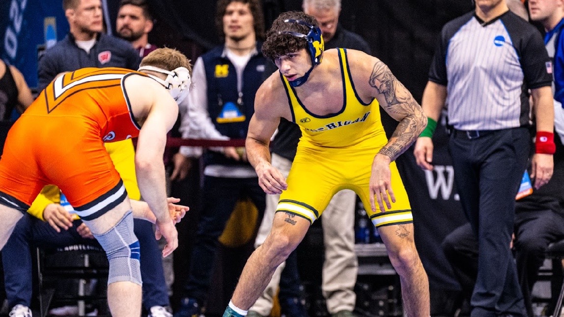 blood splatter makeup :) 🩸 #altmakeup | Santana (@santanabarelaa)