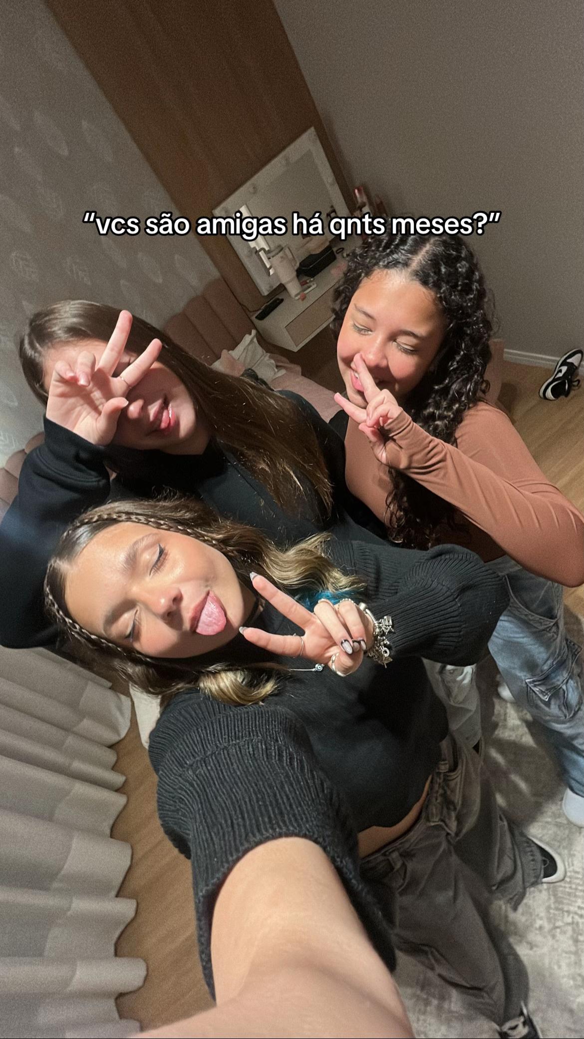 Cléo Faria (@cleofaria.oficial) - Urlebird