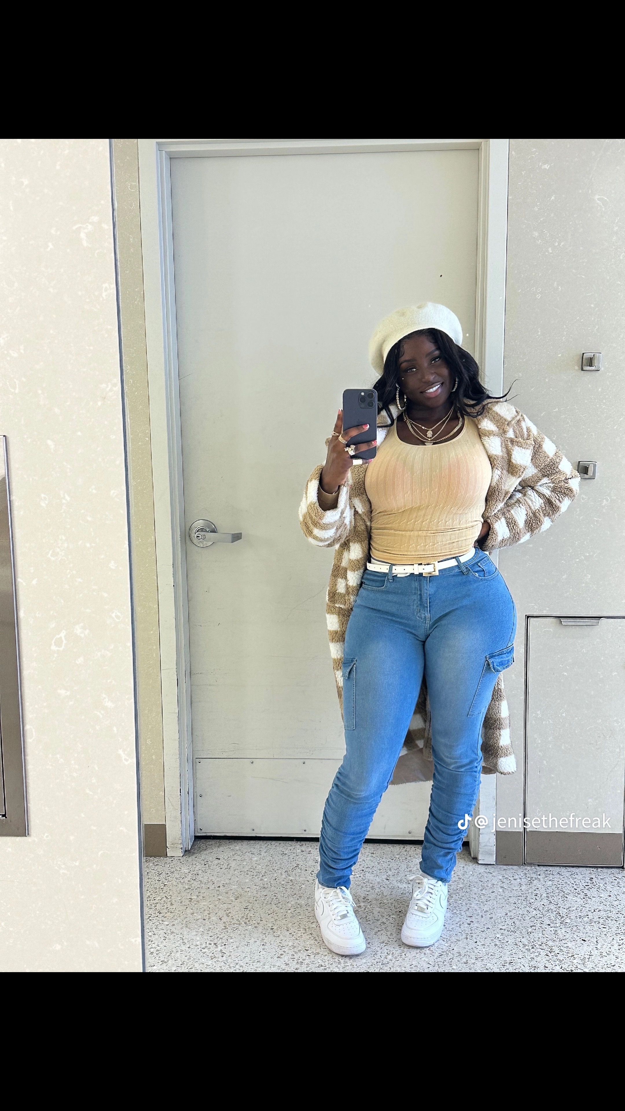 Jenise hart (@jeniseth_efreak) - Urlebird